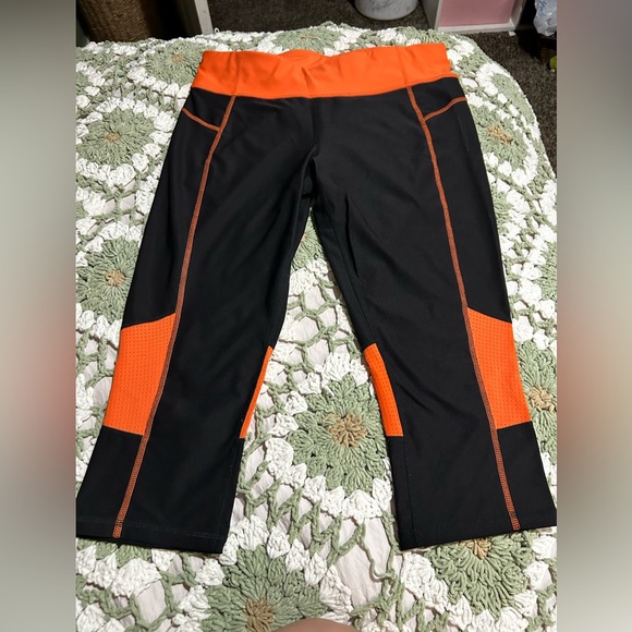 Xersion | Pants & Jumpsuits | S92 Xersion Athletic Capri Leggings ...